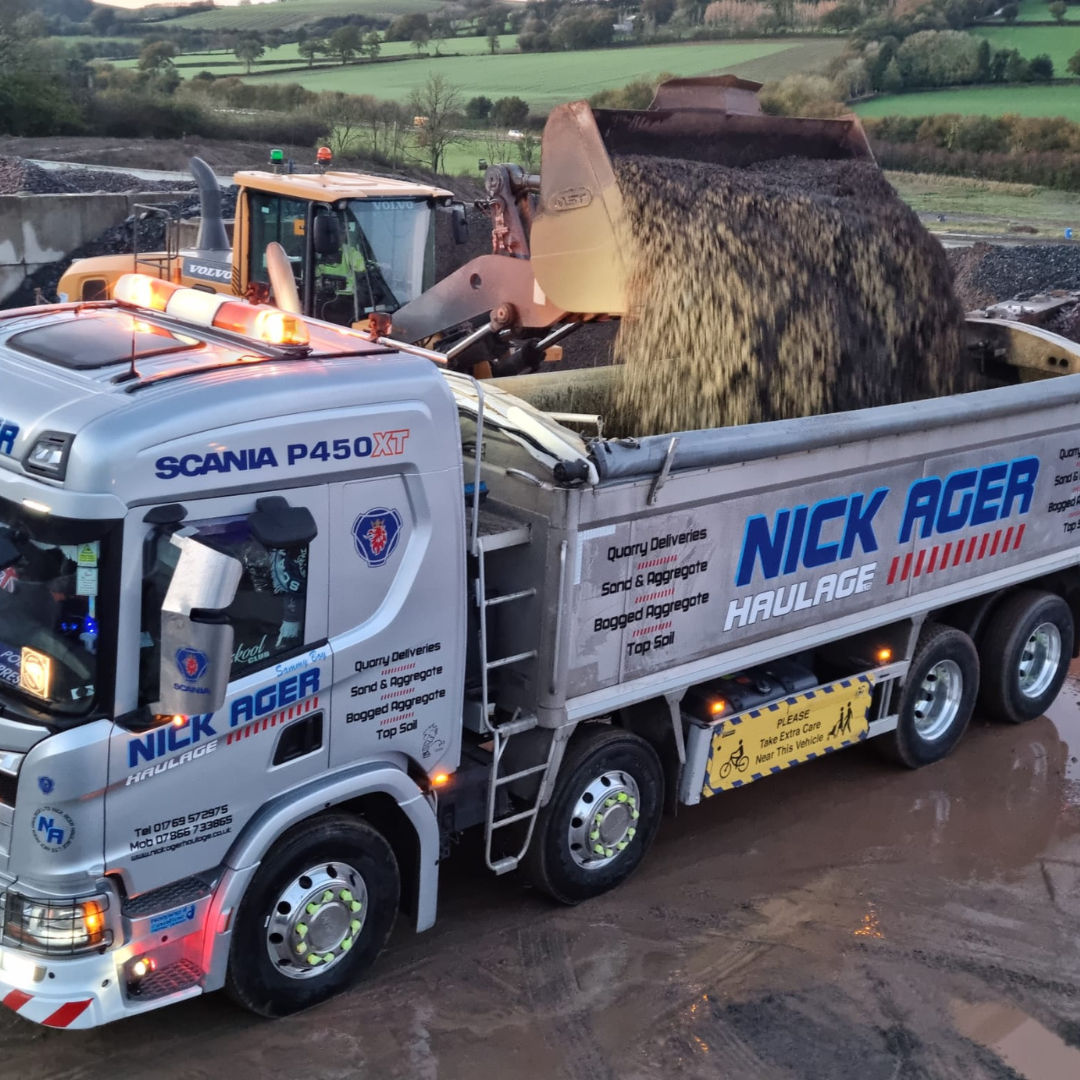 LORRIES IN ACTION – Haulage, Aggregate and Landscaping supplies
