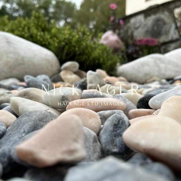 Flamingo Pebbles 20-50mm Pallet – 45 x 20kg – Nick Ager Haulage Ltd