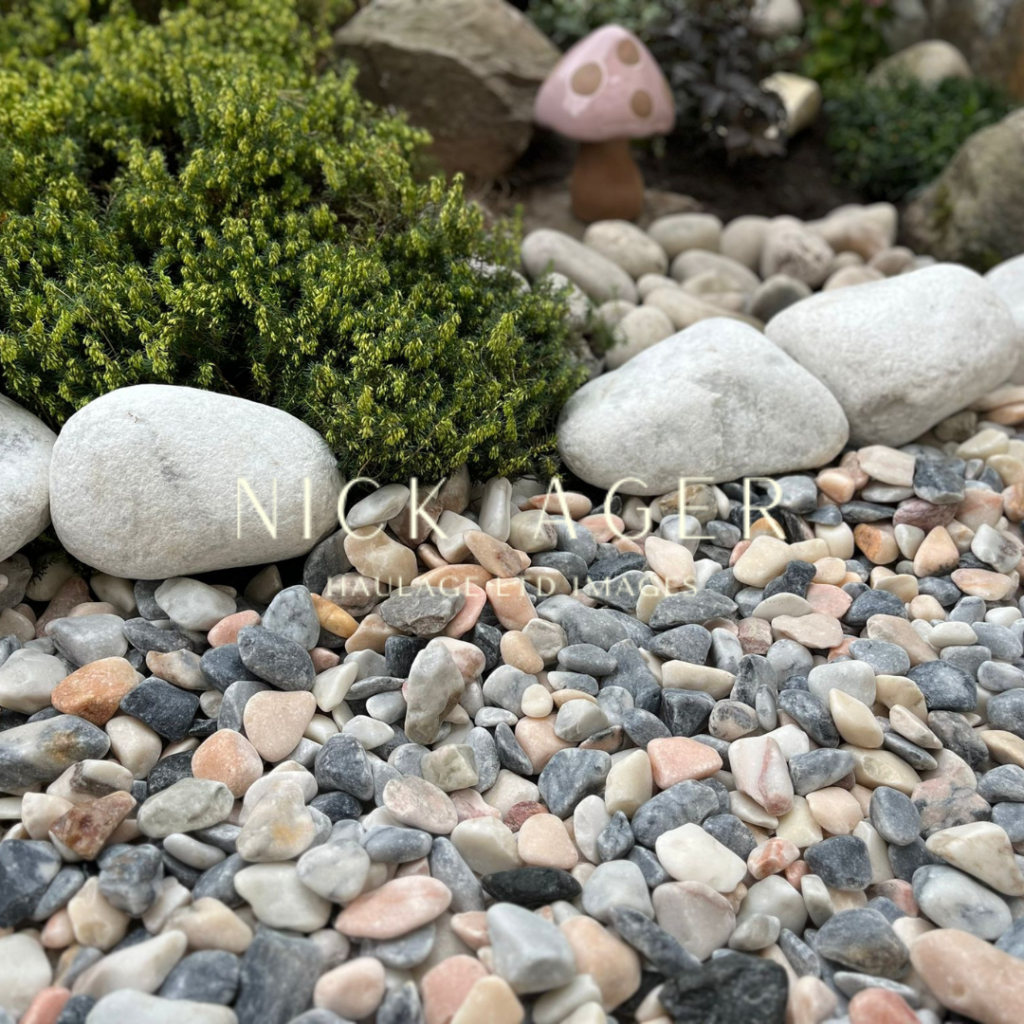 Flamingo Pebbles 20-50mm 20kg – Haulage, Aggregate and Landscaping supplies